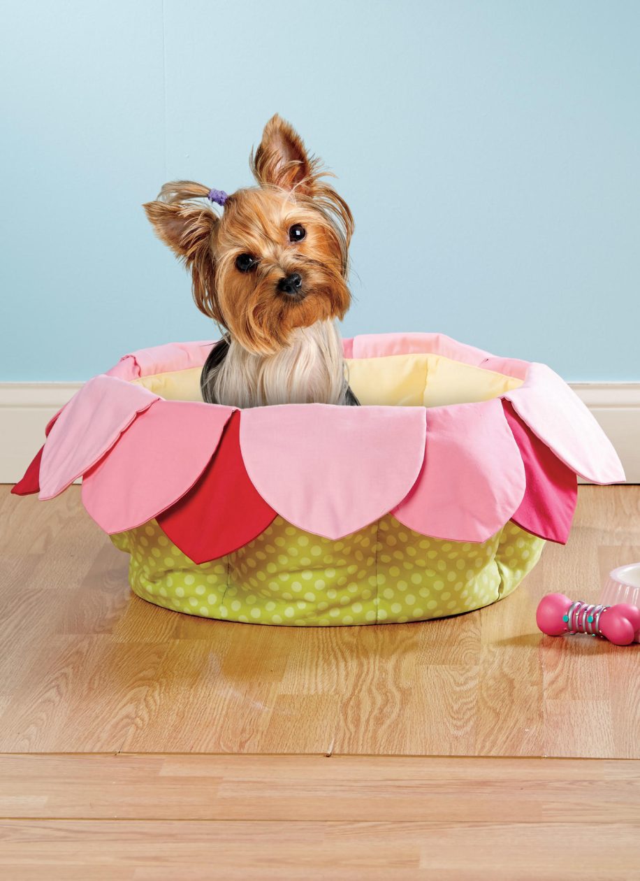 McCall’s Sewing Pattern M7670 Pet Beds - Sewdirect