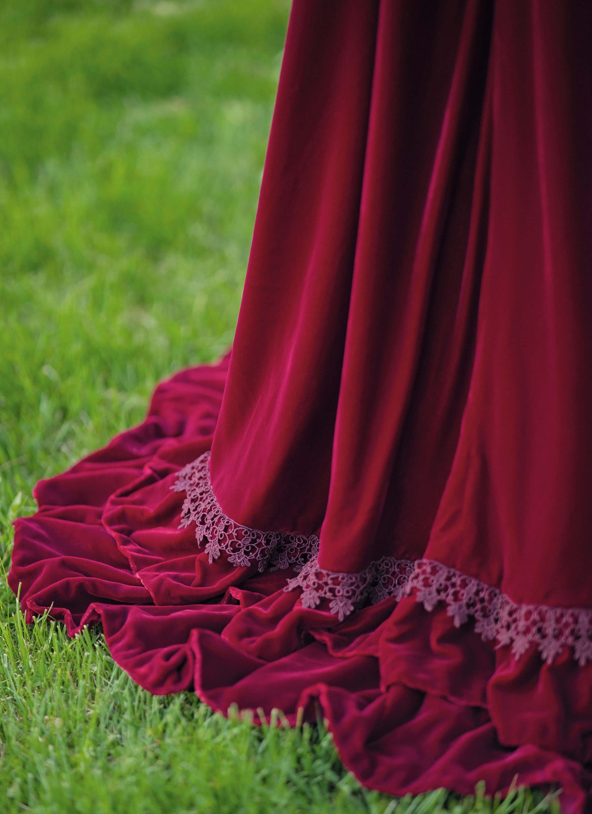 Simplicity Sewing Pattern S3190 Ruffled Romance Cloak by Raine Emery ...