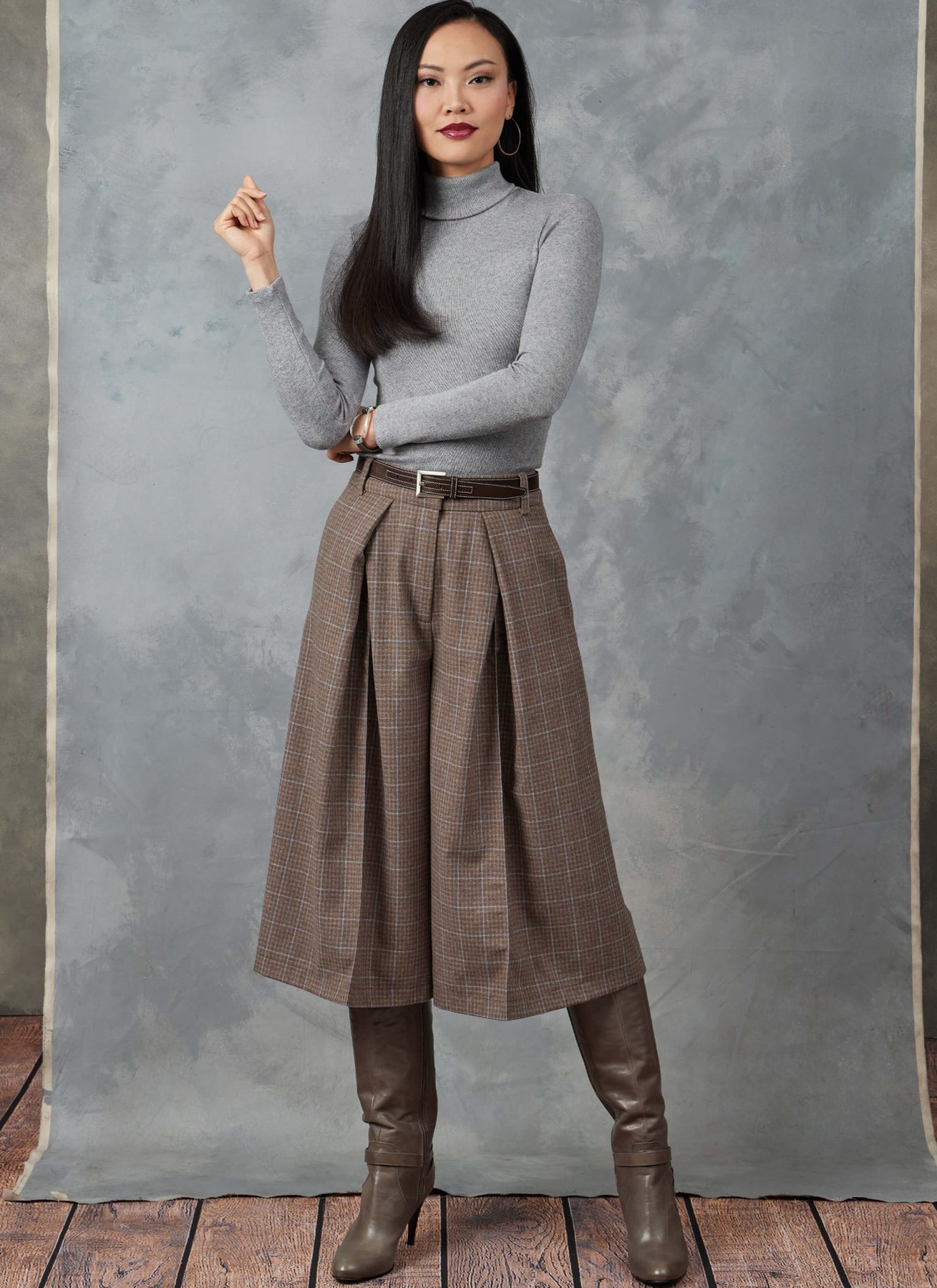 Vogue Patterns V1910 Misses’ Pleated Trousers - Sewdirect