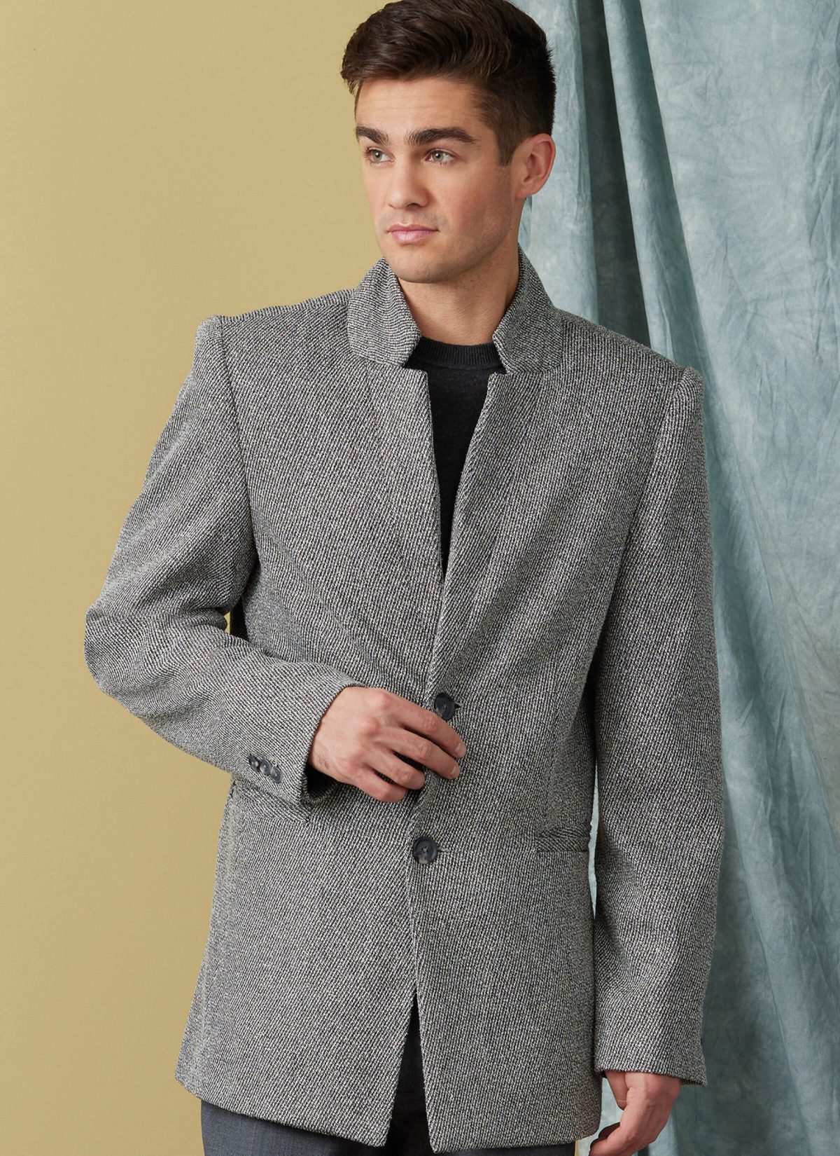 Vogue Patterns V1930 Men’s Coat - Sewdirect